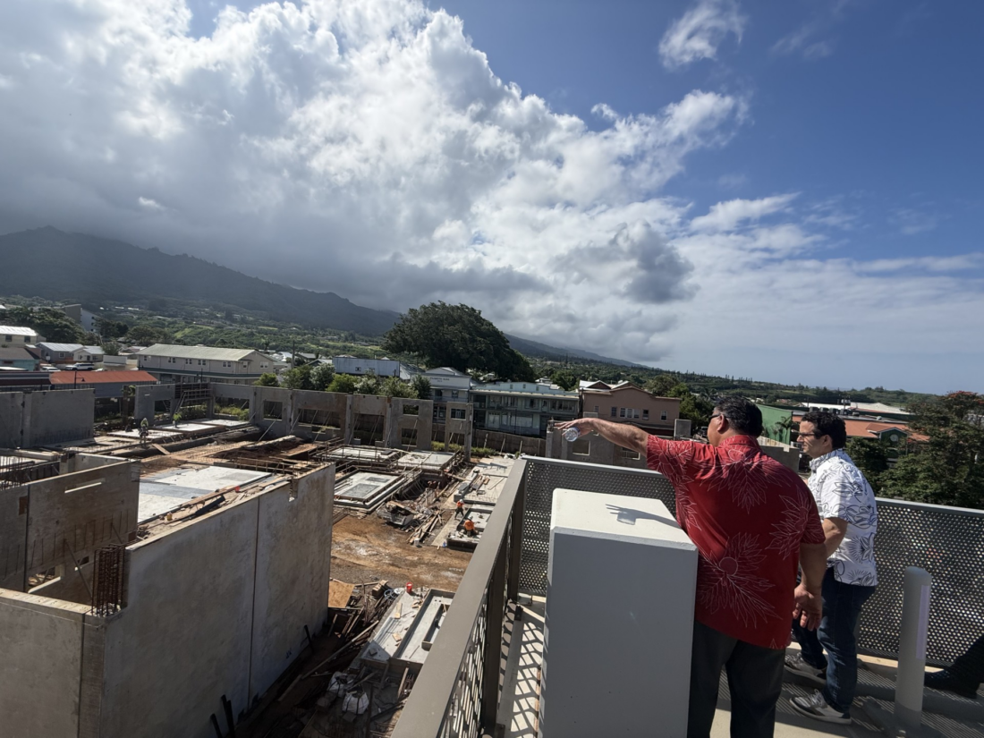 Schatz visits site of future Hālau of ‘Ōiwi Art in Wailuku | News ...